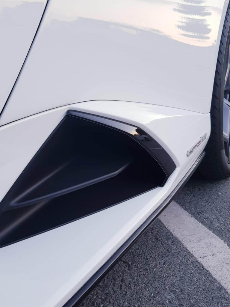 Rent Lamborghini Huracan EVO Convertible
