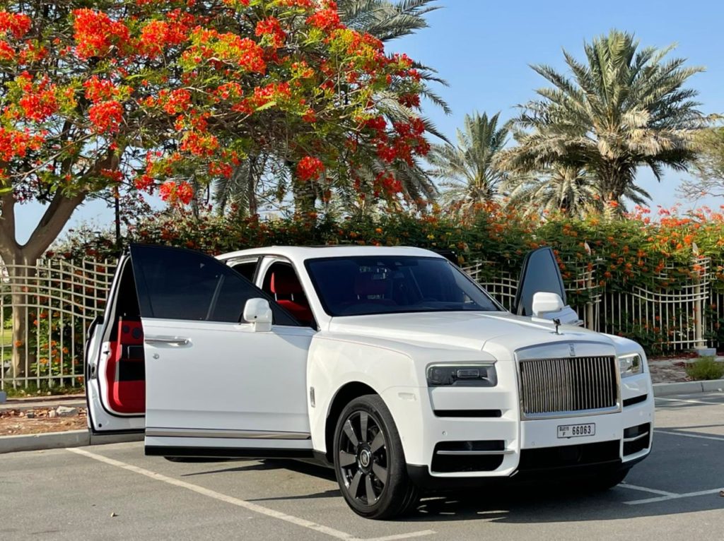 Rent ROLLS ROYCE CULLINAN WHITE