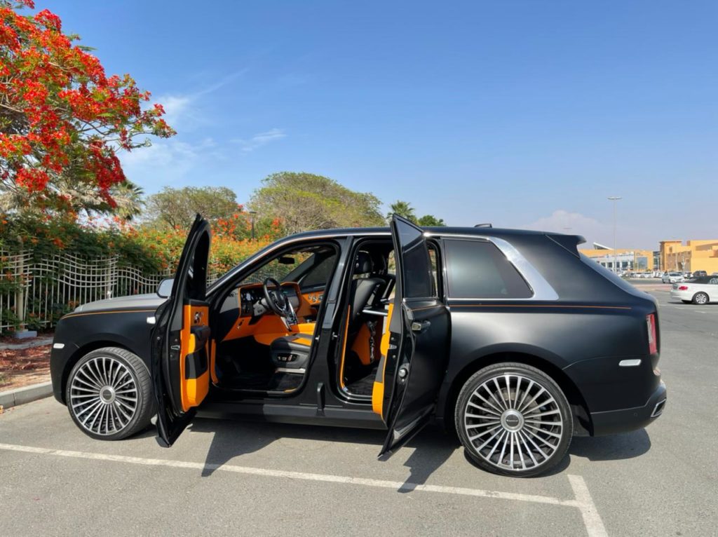 Rent RR Cullinan Black Badge