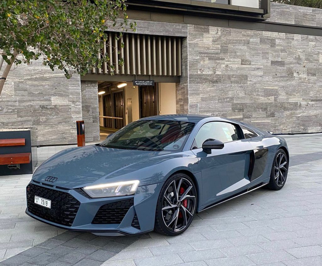 Rent AUDI R8 2021