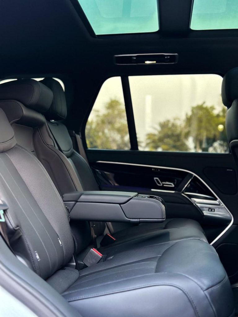 Rent Range Rover Vogue Autobiography 2024 - white color