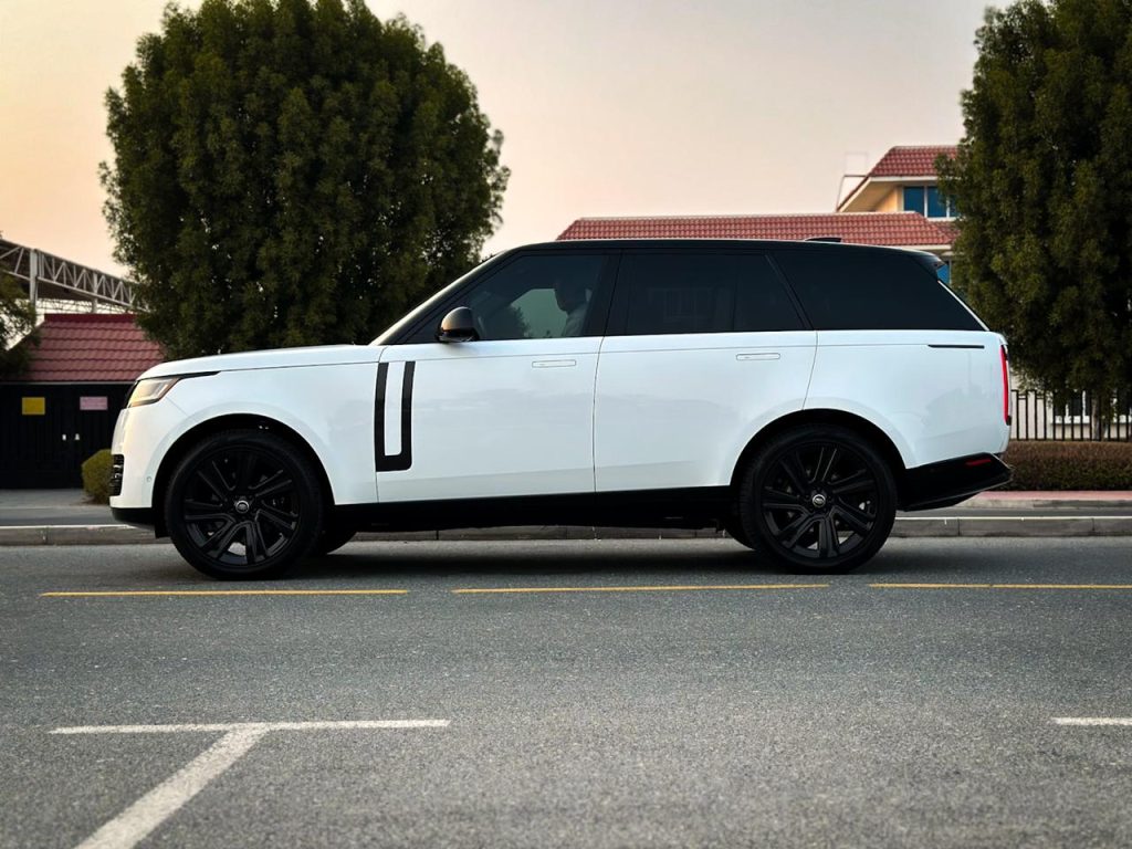 Rent Range Rover Vogue Autobiography 2024 - white color